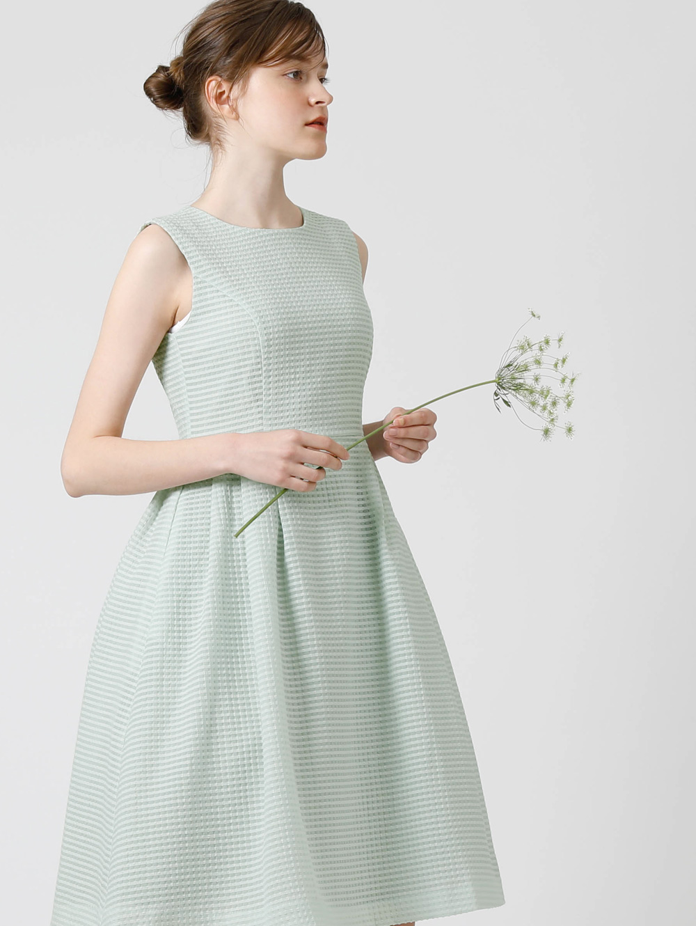 【ワンピース ラルエット】01-a23 お色展開：ホワイト,グリーン ／ サイズ展開：38(Sサイズ)7号,40(Mサイズ)9号,42(Lサイズ)11号 ／ レジーナリスレ ／ レジーナ【神戸 ...